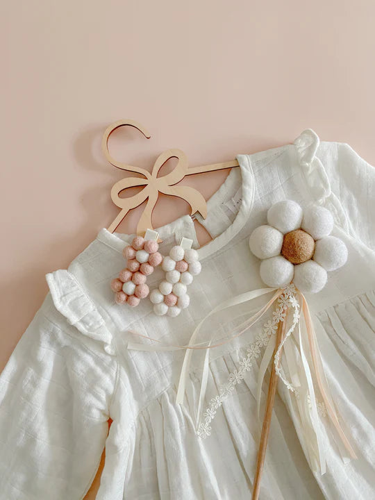 Felt Wand - Daisy Neutral – Mini Haven